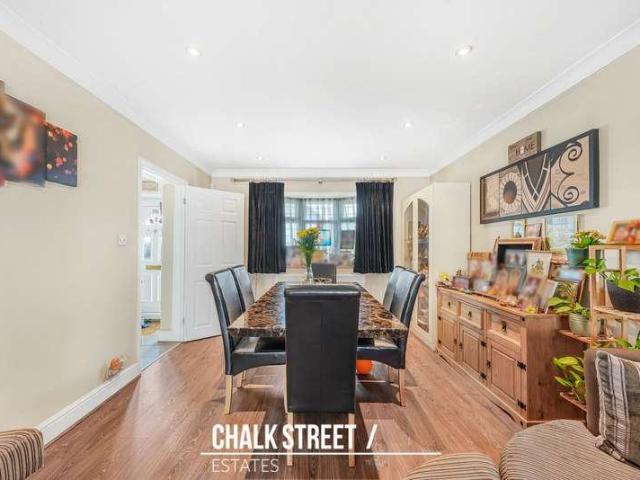 5 bed house for sale