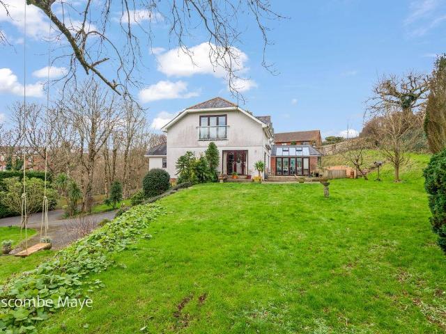 5 bed house for sale