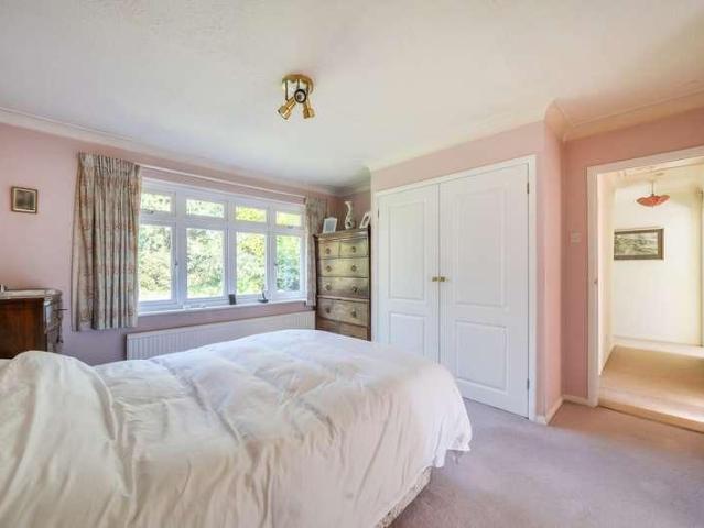 5 bed house for sale