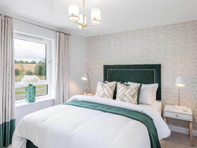 5 bed house for sale
