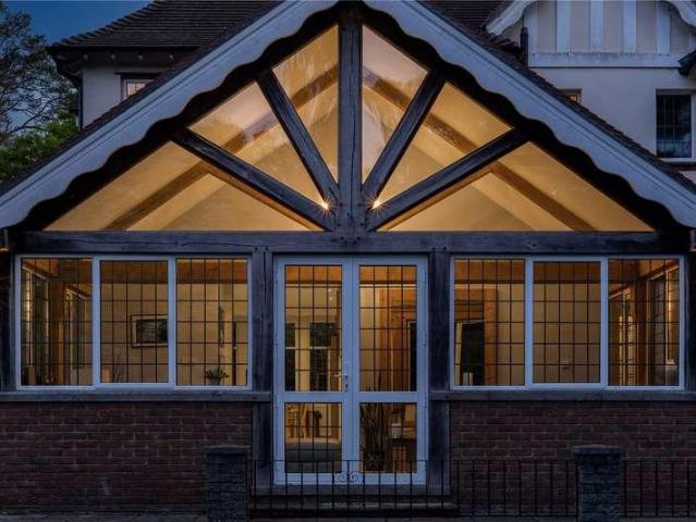 5 bed house for sale