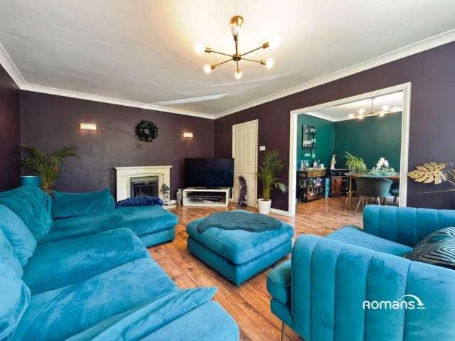 5 bed house for sale