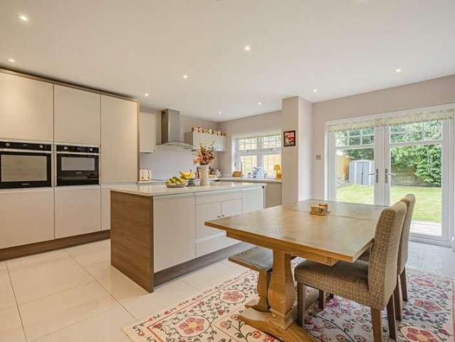 5 bed house for sale