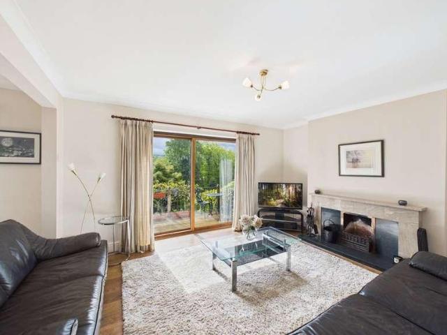 5 bed house for sale