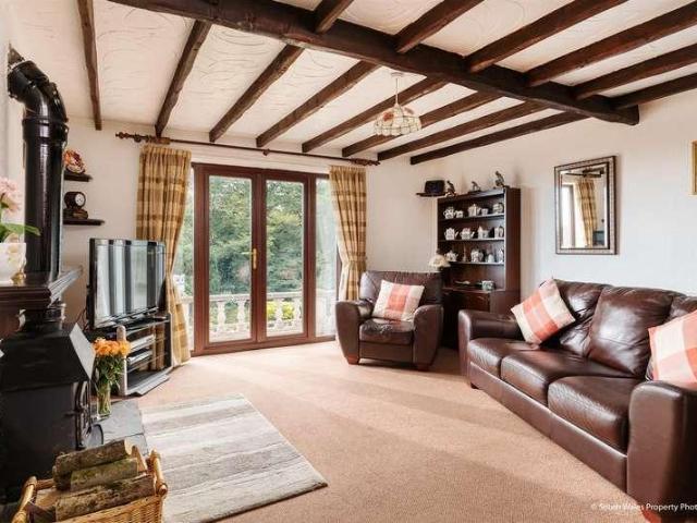 5 bed house for sale