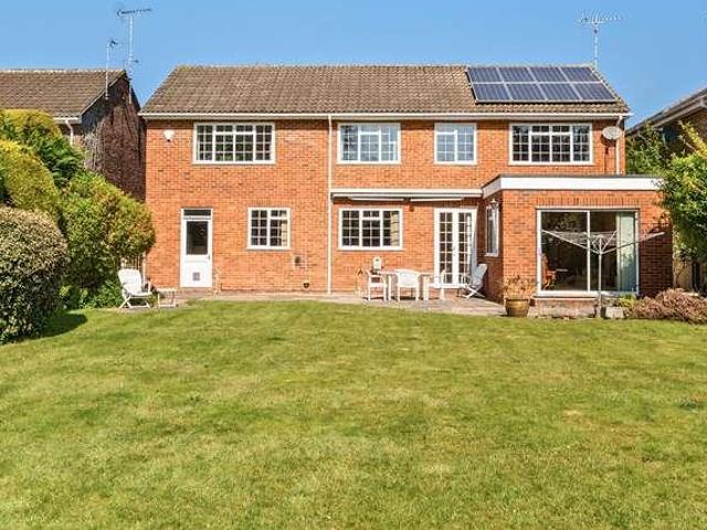 5 bed house for sale