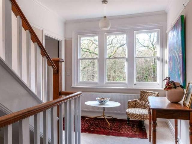 5 bed house for sale