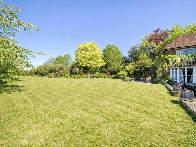 5 bed house for sale