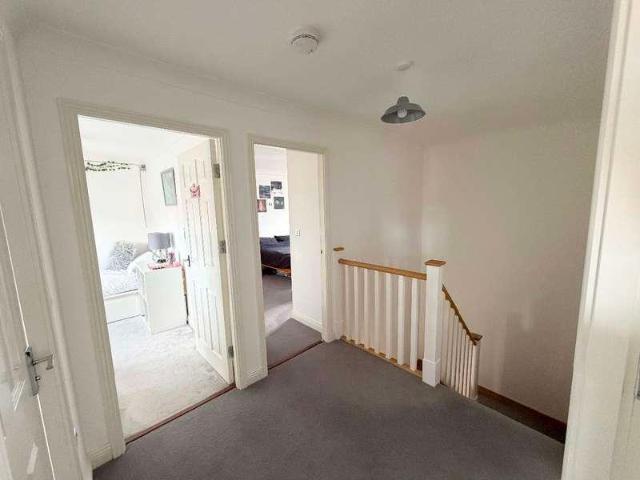 5 bed house for sale
