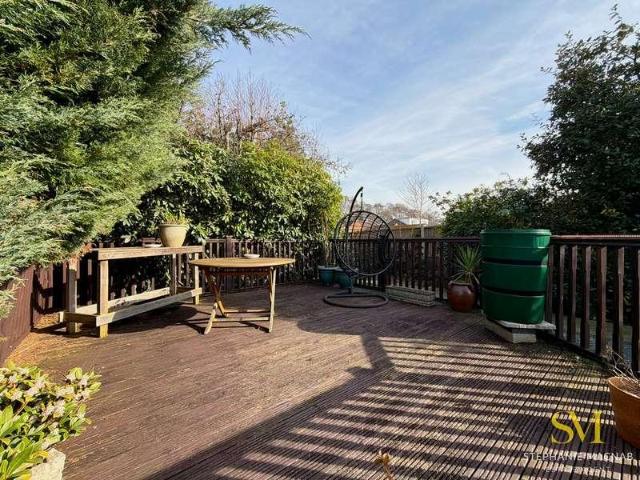 5 bed house for sale