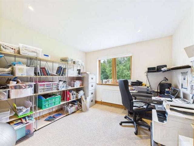 5 bed house for sale