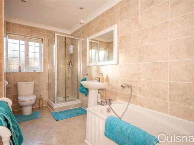 5 bed house for sale