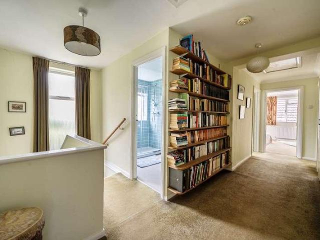 5 bed house for sale