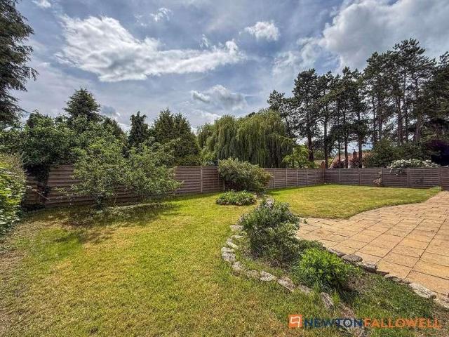 5 bed house for sale
