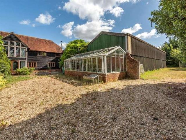 5 bed house for sale