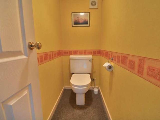 5 bed house for sale