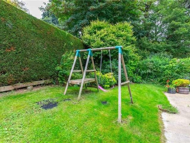 5 bed house for sale