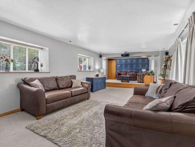 5 bed house for sale