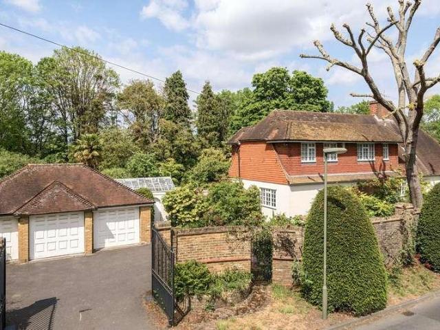 5 bed house for sale