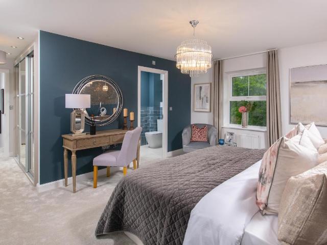 5 bed house for sale