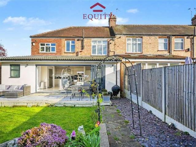 5 bed house for sale