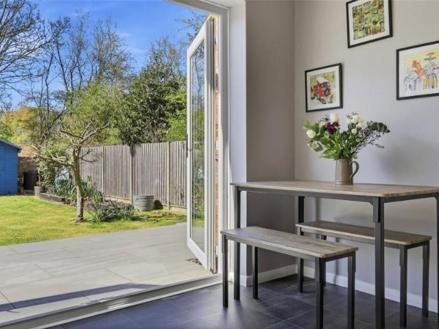 5 bed house for sale