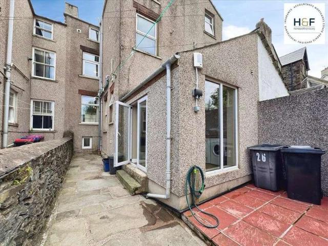 5 bed house for sale