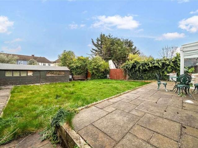 5 bed house for sale