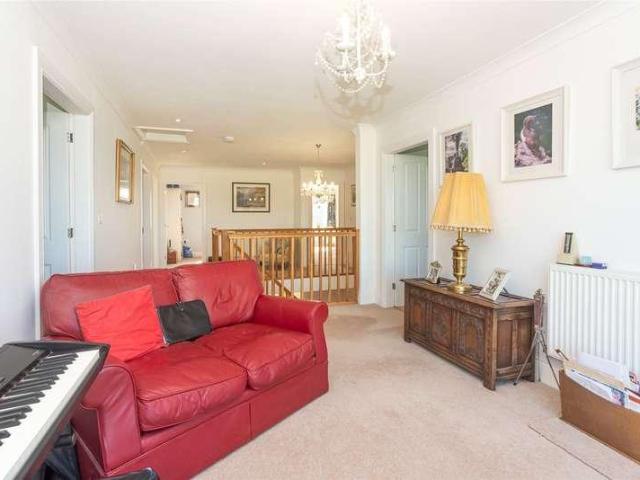 5 bed house for sale