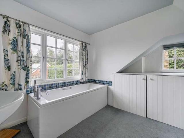 5 bed house for sale