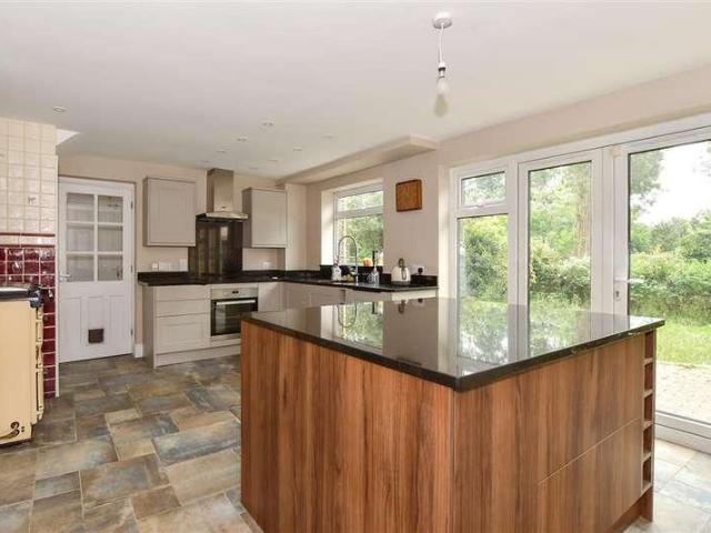 5 bed house for sale