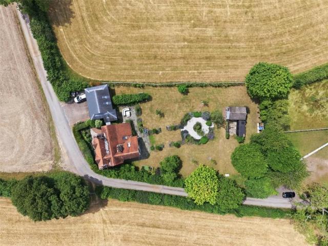 5 bed house for sale