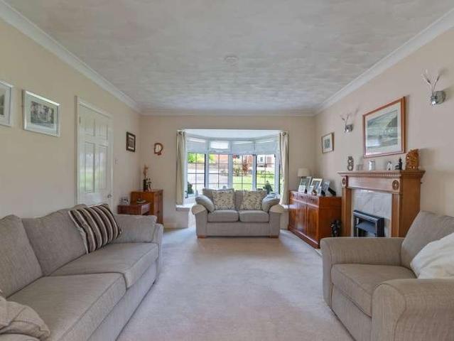 5 bed house for sale