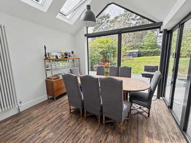5 bed house for sale