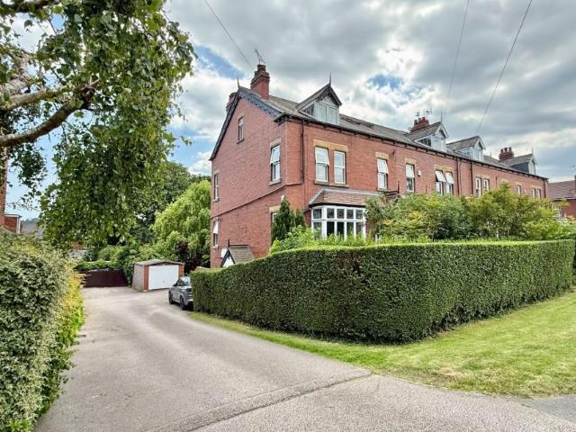 5 bed house for sale