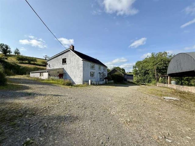 5 bed house for sale