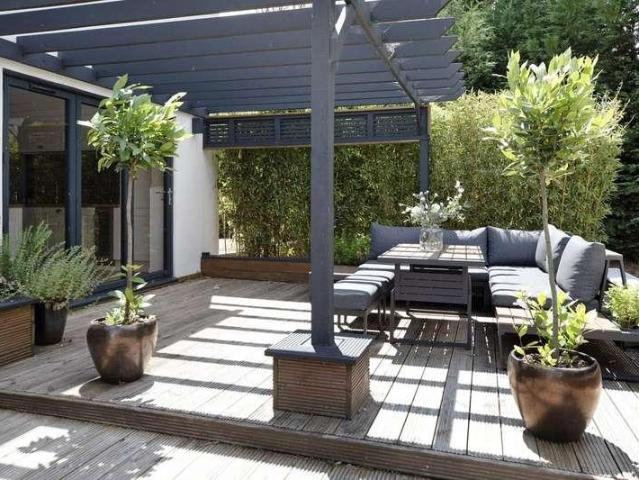 5 bed house for sale