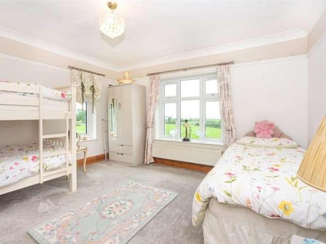 5 bed house for sale