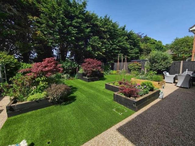 5 bed house for sale
