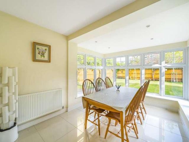 5 bed house for sale
