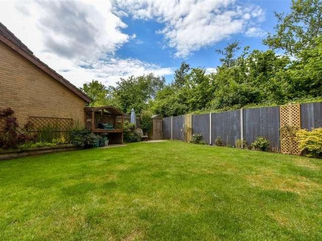 5 bed house for sale