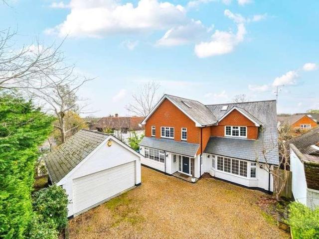5 bed house for sale