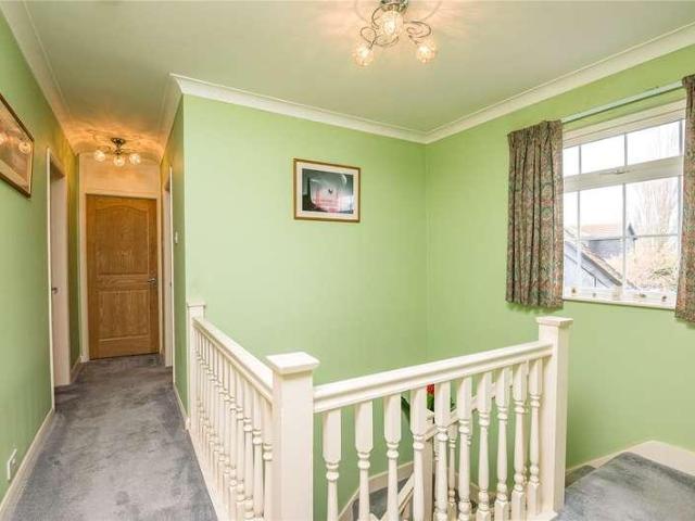 5 bed house for sale