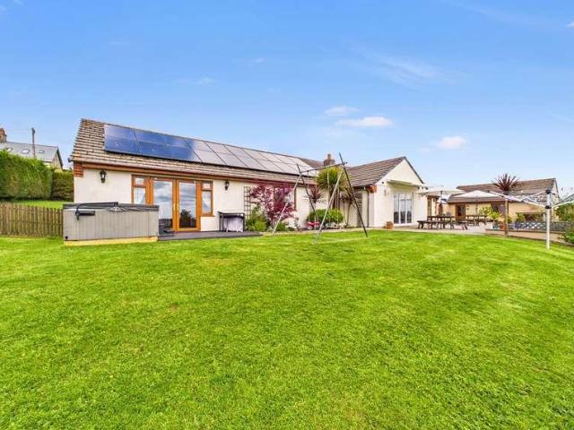 5 bed house for sale