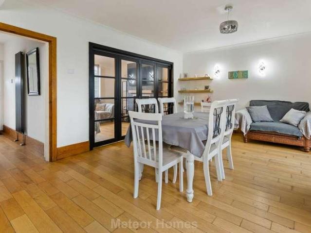 5 bed house for sale