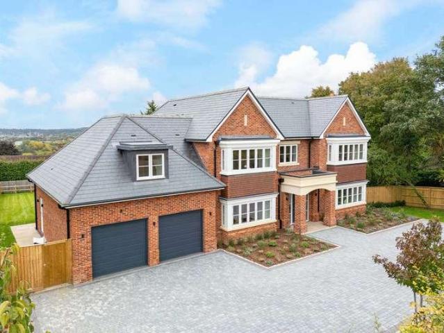 5 bed house for sale