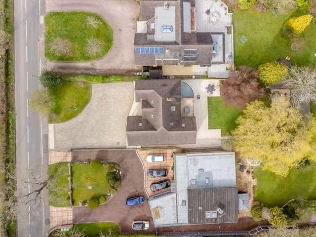 5 bed house for sale