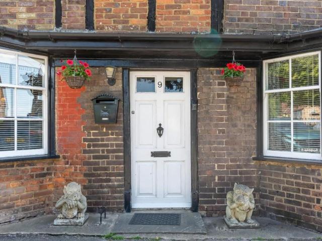 5 bed house for sale