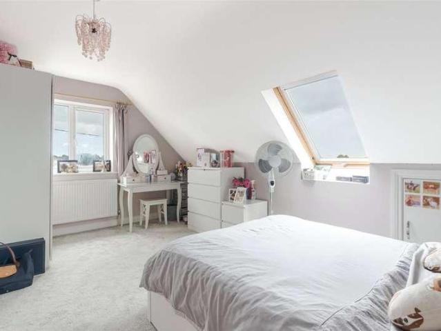 5 bed house for sale