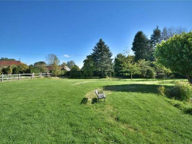 5 bed house for sale